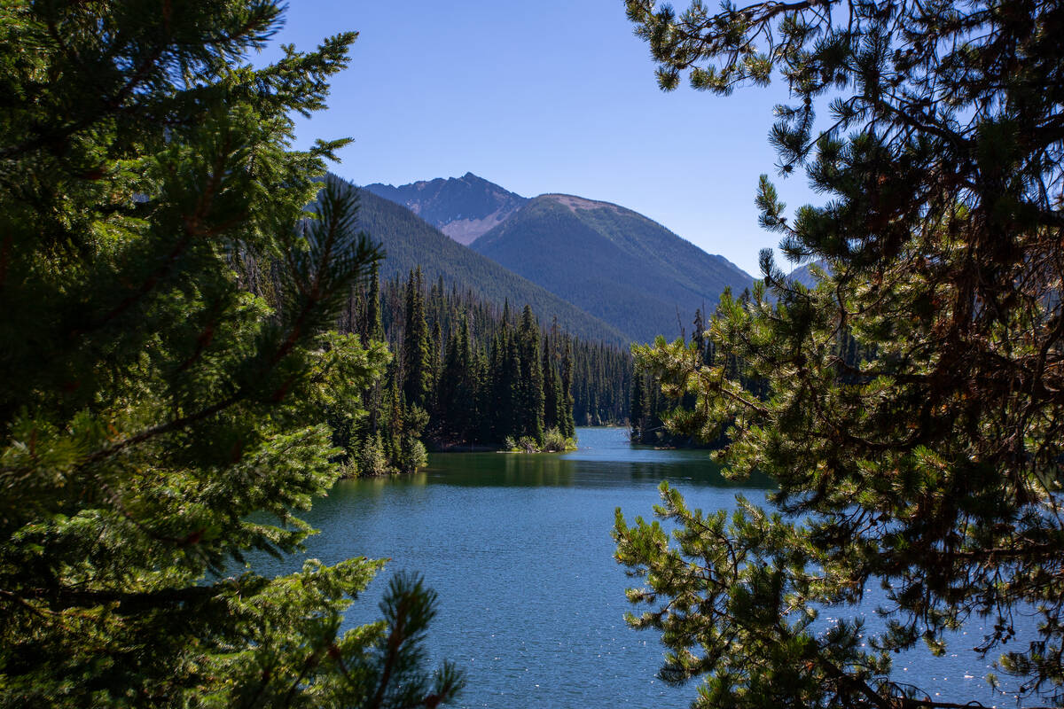 Lightening Lake, EC Manning Provincial Park - Greatdays Group Travel