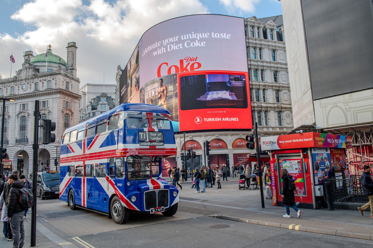 Great British Tea Bus, London - Union Jack Bus - (09_NCN_No Expiry ...