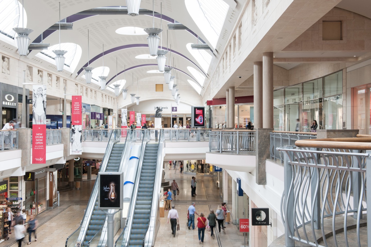 Bluewater Shopping Centre, Kent - Interior Guildhall Mall © David Hares ...