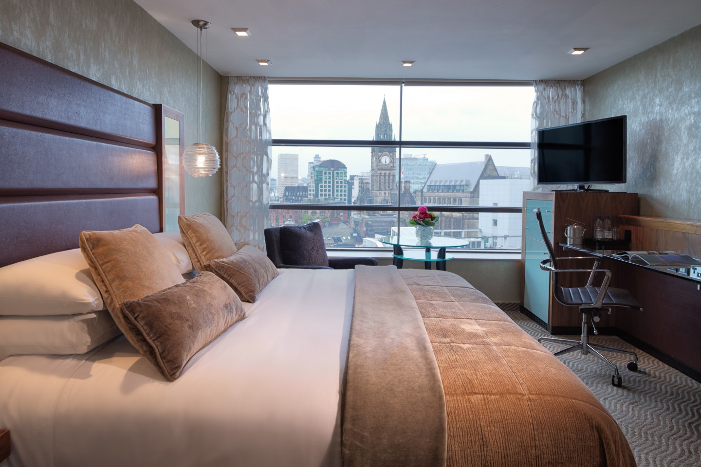 Deluxe bedroom with city view at Manchester Radisson Blu Edwardian (NCN ...