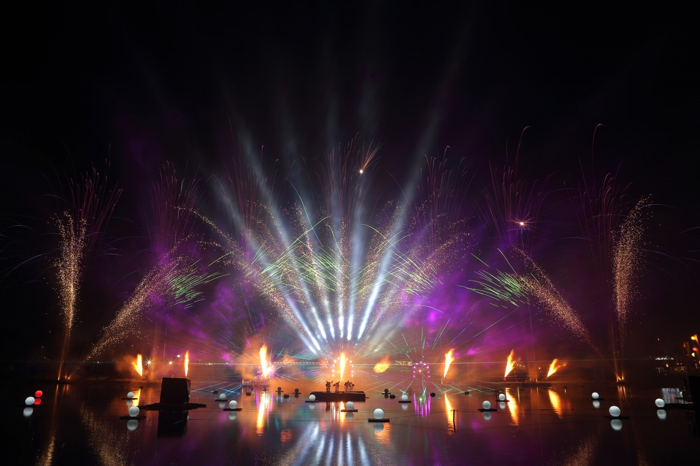 Disney's Magical Fireworks & Bonfire - Greatdays Group Travel