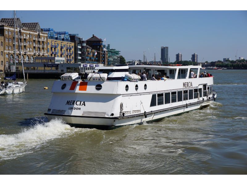 Thames Tales: four cruises on the River Thames in Oxford, London and ...